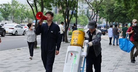 국내 약대 교수 희석된 후쿠시마 오염수 가져오면 마시겠다