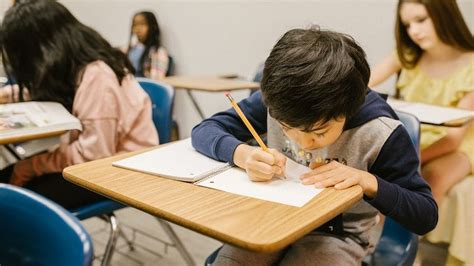 Latihan 12 Contoh Soal UAS Bahasa Sunda Kelas 2 Semester 1 Kurikulum