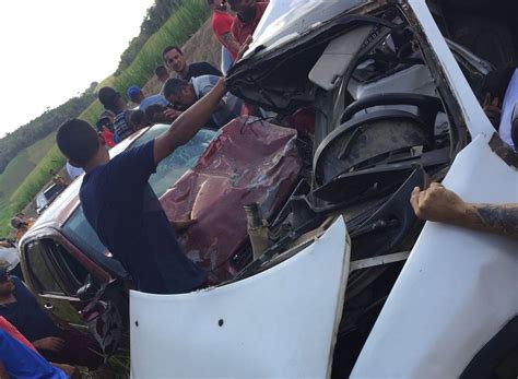Acidente Entre Dois Carros No Litoral Sul De Pernambuco Deixa Ao Menos