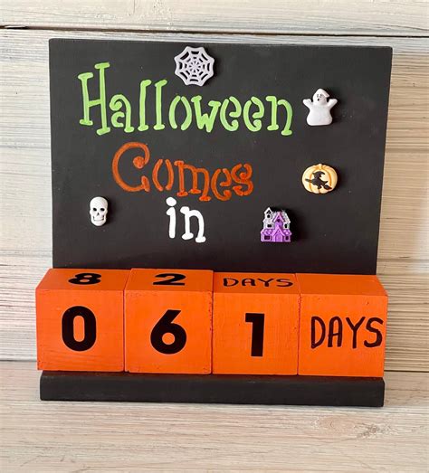 Spooky Halloween Countdown Calendar Spooky Decor Wood Calendar Etsy