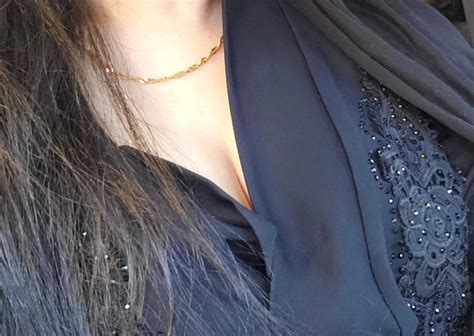 Can You Guess What Colour Underwear Is Under My Abaya Scrolller
