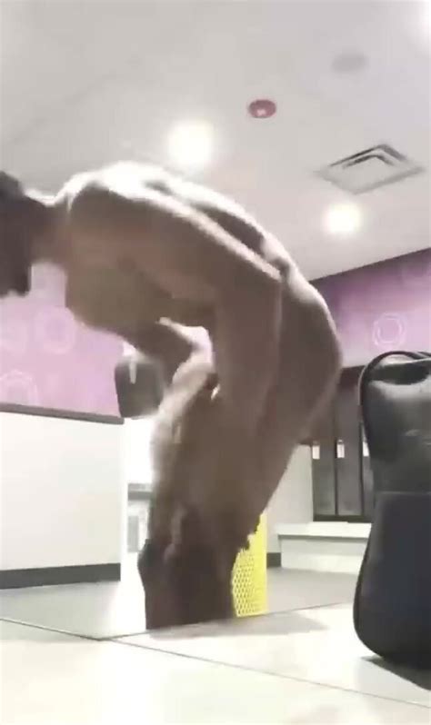 Str Trade Stroking His Night Stick At The Gym Thisvid Com