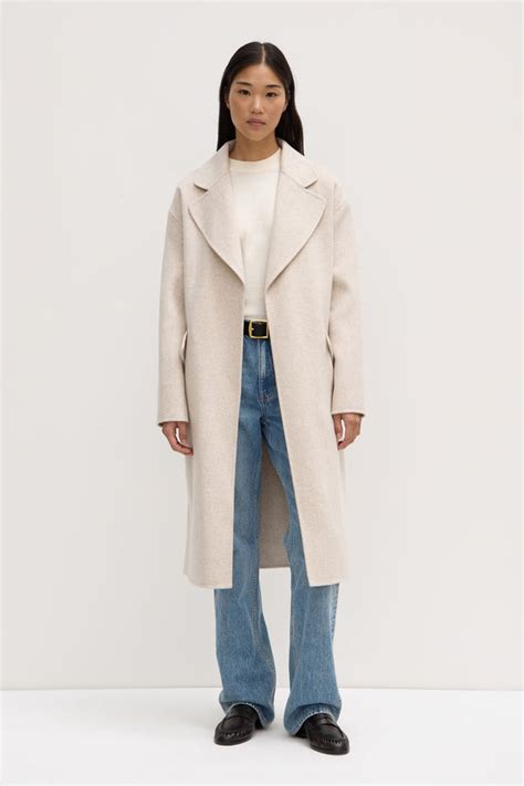Long Weekend Sale Assembly Label International