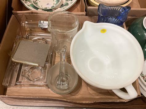 Lot Box Misc Glassware Items