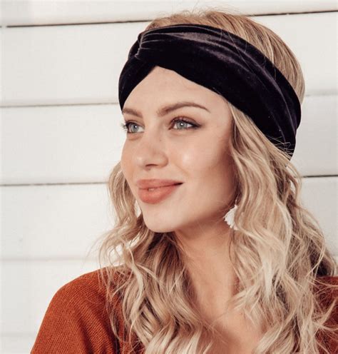 Headband faixa de cabelo em veludo alemão elastano na cor preta