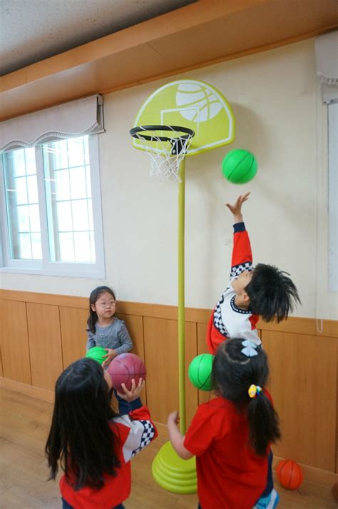 유아체육활동 이번 주 체육활동은 ‘농구였습니다 즐겁게 활동하는 열매반 친구들의 모습 정말 신나 보이죠 Flickr
