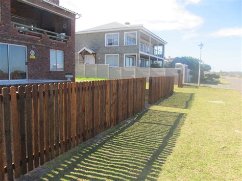 Classic Timber Fence Perimeter Fencing Timber Fencing Wood Fence