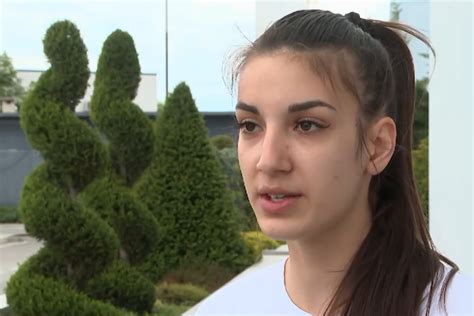 ЗАПЛАХИ СРАМ И СТРАХ Проговори Виктория заради която стана въргала в Бяла Слатина