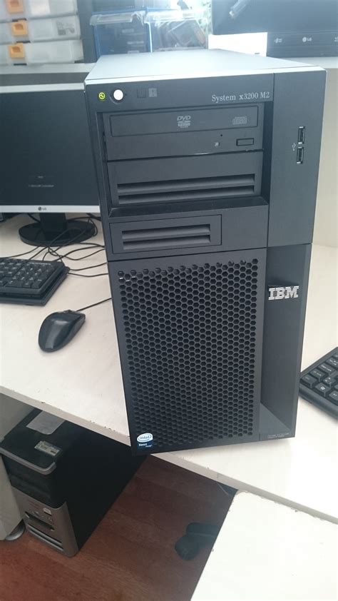 Lenovo IBM System x3200 M2 4368 xeon X3320 4 GB RAM 2X146 DonanımHaber Forum