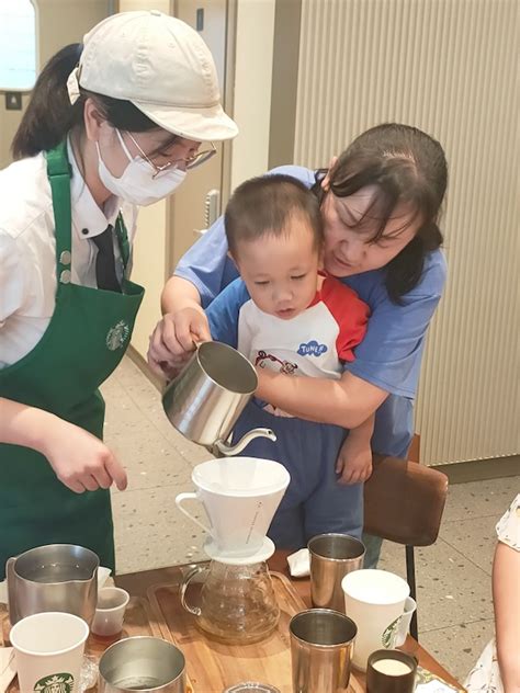 美吉姆烟台宝龙中心小小咖啡师 美吉姆国际早教中心 亲子幼儿早教加盟 专业早 教课程 美吉姆早教中心