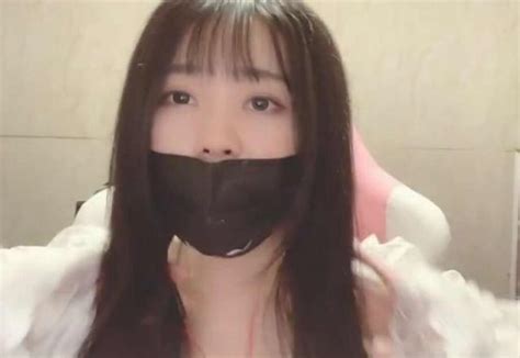 鬥魚主播小團團二次露臉力證自己不胖 卻意外遭到超管的嚴肅警告 每日頭條