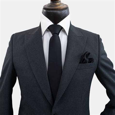 کت و شلوار مردانه پیچازی ذغالی پوشاک جیاوان