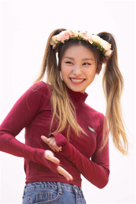 Itzy Pics On Twitter Itzy Kpop Girls Girl