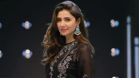 کملی کے کردار کیلئے صبا قمر سے پہلے مجھے پیشکش ہوئی تھیماہرہ خان