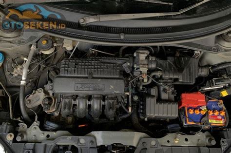 Kenali Gejala Kerusakan Penyebab Mesin Mobil Bekas Bergetar Keras GridOto