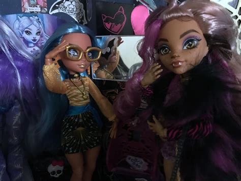 Clawdeen Thinks Cleo Eats The Glasses 🤓💙💜 Rmonsterhigh