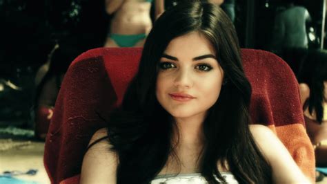 Continuity Error Aria Doesnt Have That Pink Hair In A Flashback Season 1 Rprettylittleliars