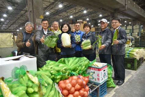 穩定農曆新年供貨量 張麗善視察西螺果菜市場