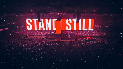 El Alucinante Roger Waters Sorprende Con Un Escenario En Forma De Cruz