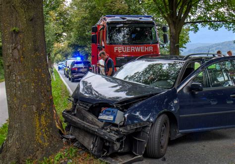 Auto Gegen Baum Gekracht UnserTirol24