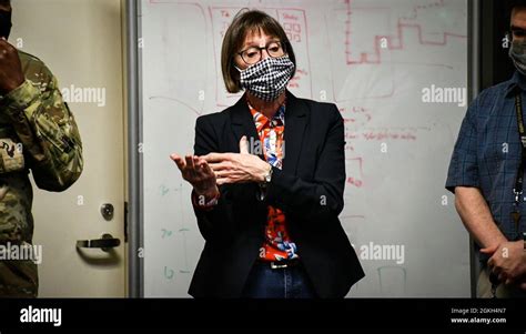 Suzanne Milchling Executive Technical Director Ses Besichtigte Am 20 April 2021 Die Devcom