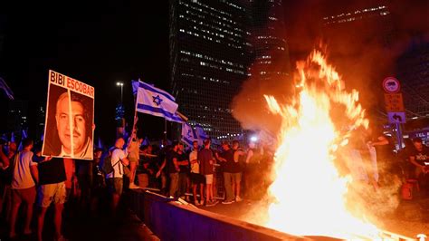 Israeli Police Protesters Scuffle As Judicial Overhaul Bill Passes