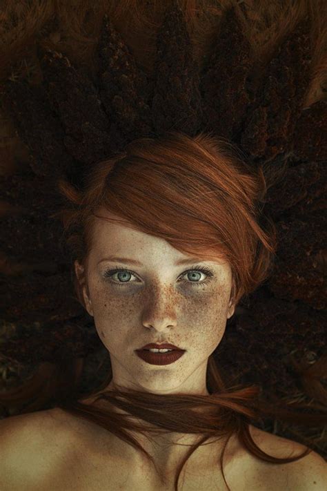 16 Photos That Prove Women With Freckles Are Beautiful Freckles Women With Freckles Freckles