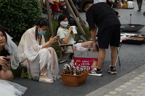 TFBOYS饭圈应援观察 每经网