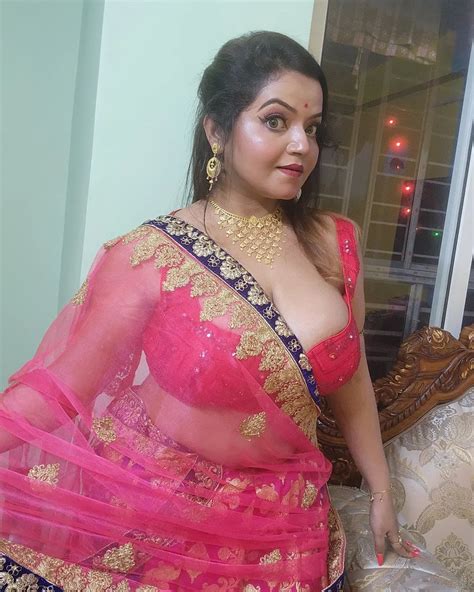 anyone know her name? : r/BengaliCelebs