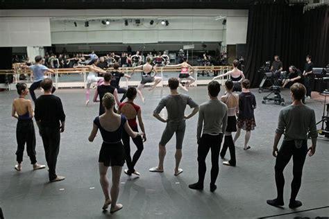 The Royal Ballet In Class Royal Ballet Live © Roh 2012 Royal Ballet