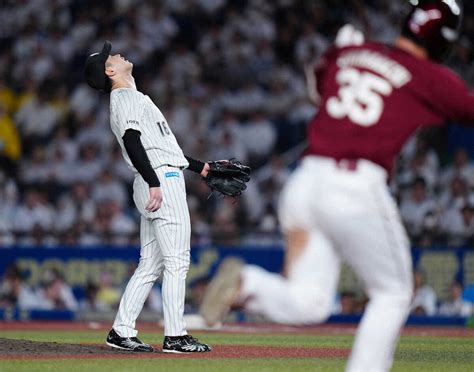 ＜ロ・楽＞7回2死三塁、岡島に勝ち越しタイムリーを打たれた種市（撮影・長久保 豊） ― スポニチ Sponichi Annex 野球