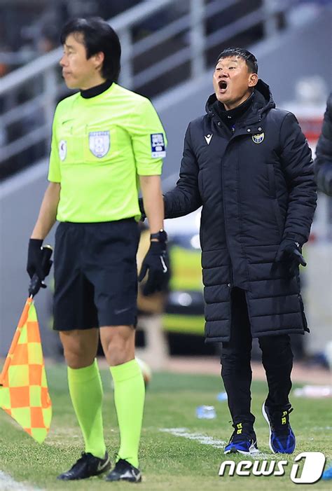 다급해진 조성환 감독 뉴스1