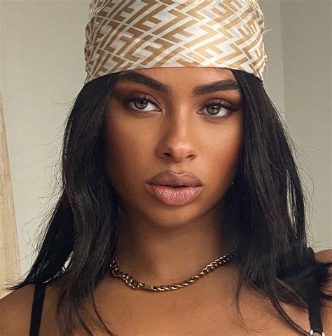 Rose Thompsons Instagram Twitter And Facebook On Idcrawl