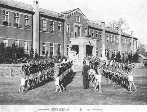 군사훈련 하는 통영초 학생들 1942년 오래된 사진 운동회 역사