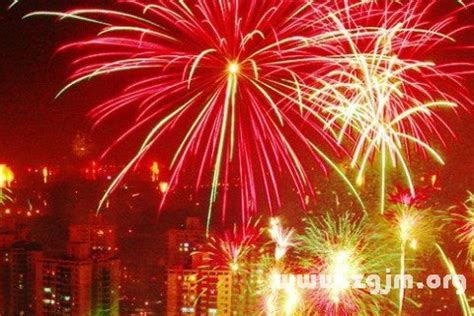 过年为什么要放烟花 过年报 过年烟花 大山谷图库