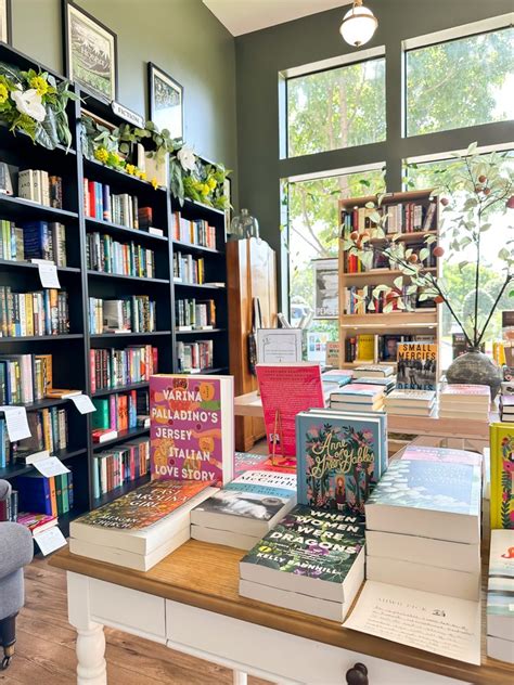 A House With Books Updated May 2025 22 Photos 1101 Bear Creek