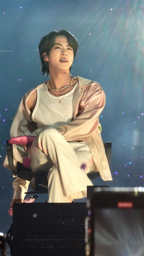 Pin De 김석진 En Concert Seokjin Chicos Coreanos Atractivos Beautiful