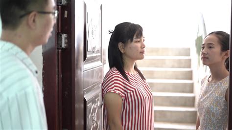父亲生病姐姐上家里借钱，弟弟打发200元，弟媳知道后拿出几万块【黎玉影视】 Youtube