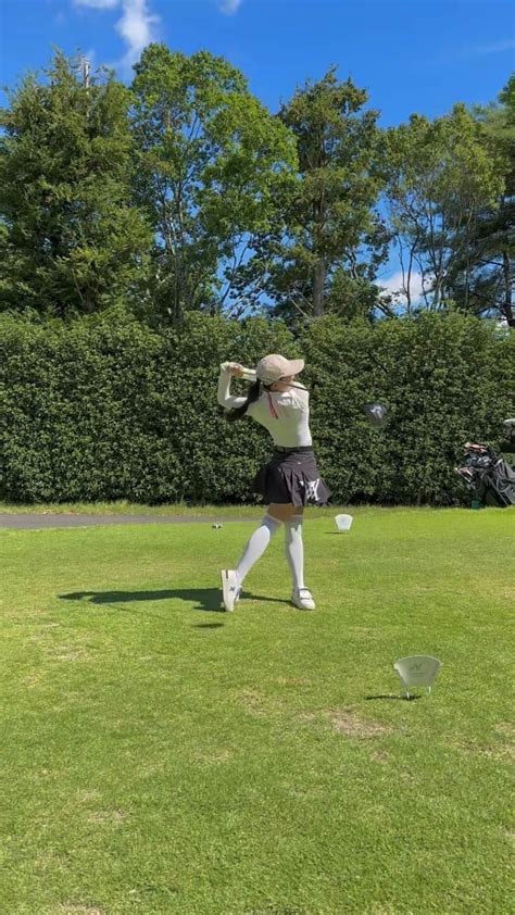 小澤美奈瀬さんのインスタグラム動画 小澤美奈瀬instagram「ドライバー正面動画です🥰⛳️🌟 良いショットでした🍀トレーニングを
