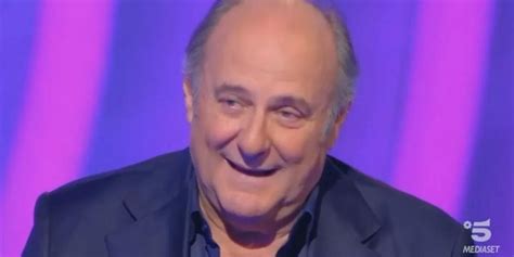 Gerry Scotti Chiesto autografo quando è morta mamma DireDonna