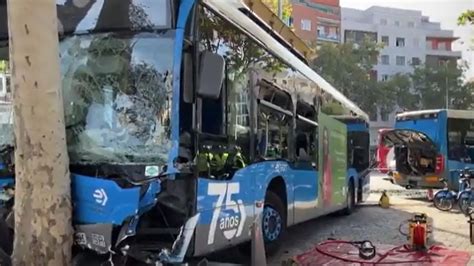 Seis Heridos Al Chocar Un Autobús Contra Otro En Madrid Por Una