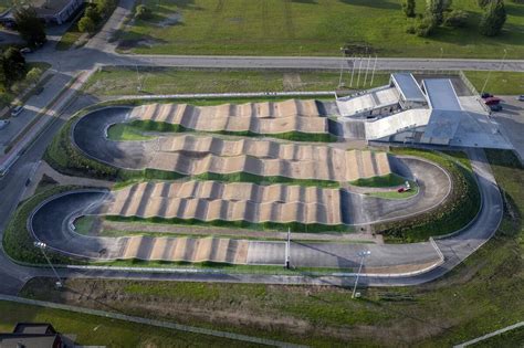 奥运冠军 Maris Strombergs 的 BMX 赛道 Balta Istaba 建筑学院
