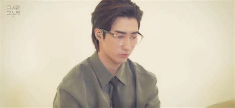 A Universe Not Of Your Choosing ONEWE Reaction Paying More Attention