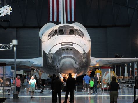 무료 이미지 과학 기술 공항 비행기 차량 공기 호스 박물관 탑승 여객기 발견 탐구 관광 명소 우주선 우주 왕복선 공군 우주 비행 지구의 분위기