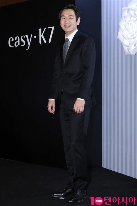 Ten Photo 김태우 섹시한 수트핏 텐아시아