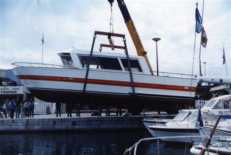 FABRICATION DE BATEAUX DE SERVITUDES EN BOIS A CASSIS Construction De