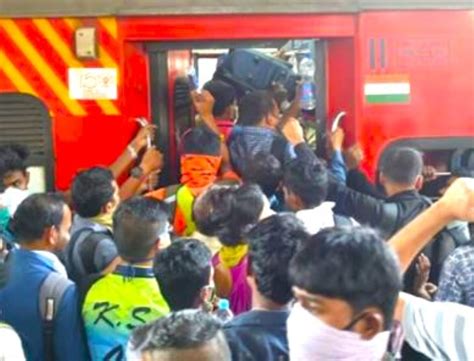 जयपुर में चलती ट्रेन के Ac कोच में लगी आग यात्रियों ने कूदकर बचाई जान