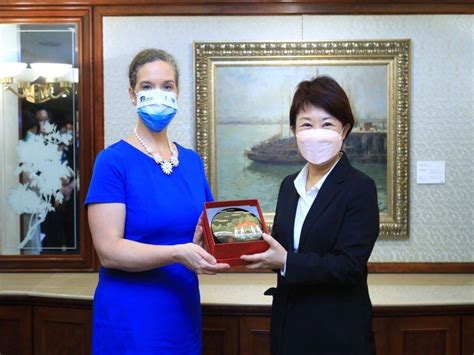 Ait處長孫曉雅首訪台中 盧秀燕盼女力攜手促進台美合作 中廣新聞網 Line Today