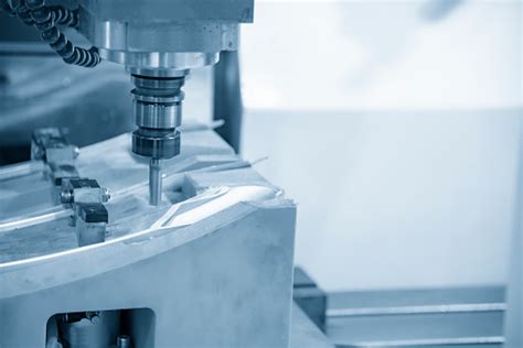 Cnc 밀링 기계 단단한 플랫 엔드밀 도구로 사출 금형 부분을 절단 Cnc 장치에 대한 스톡 사진 및 기타 이미지 Cnc