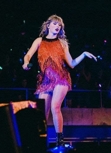 Pin By Casey On 𝑴𝒖𝒔𝒊𝒄 𝑨𝒓𝒕𝒊𝒔𝒕𝒔 Long Live Taylor Swift Live Taylor